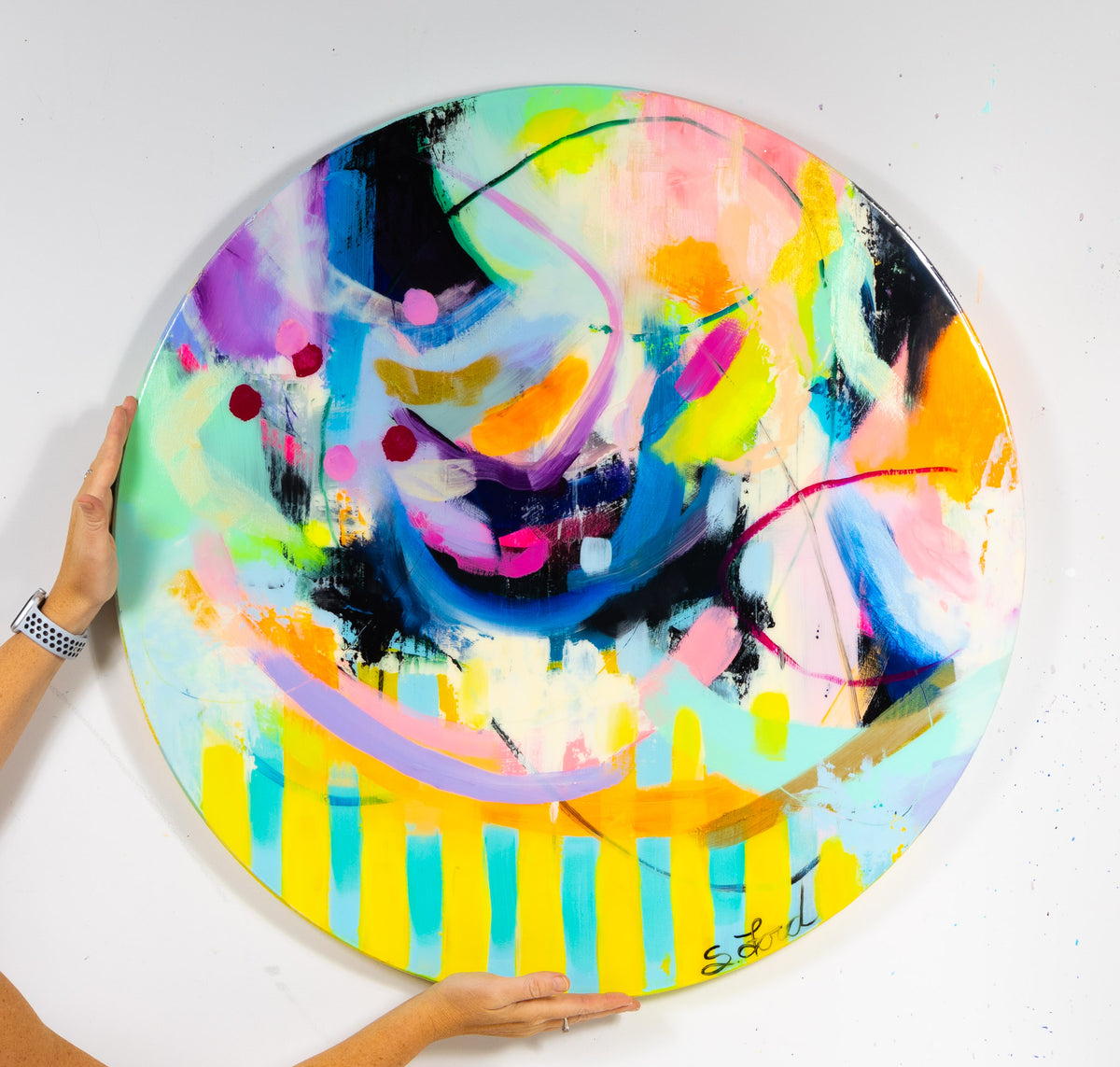 Breaking Boundaries 30" Circle, oil painting and resin on wood – Suze ...